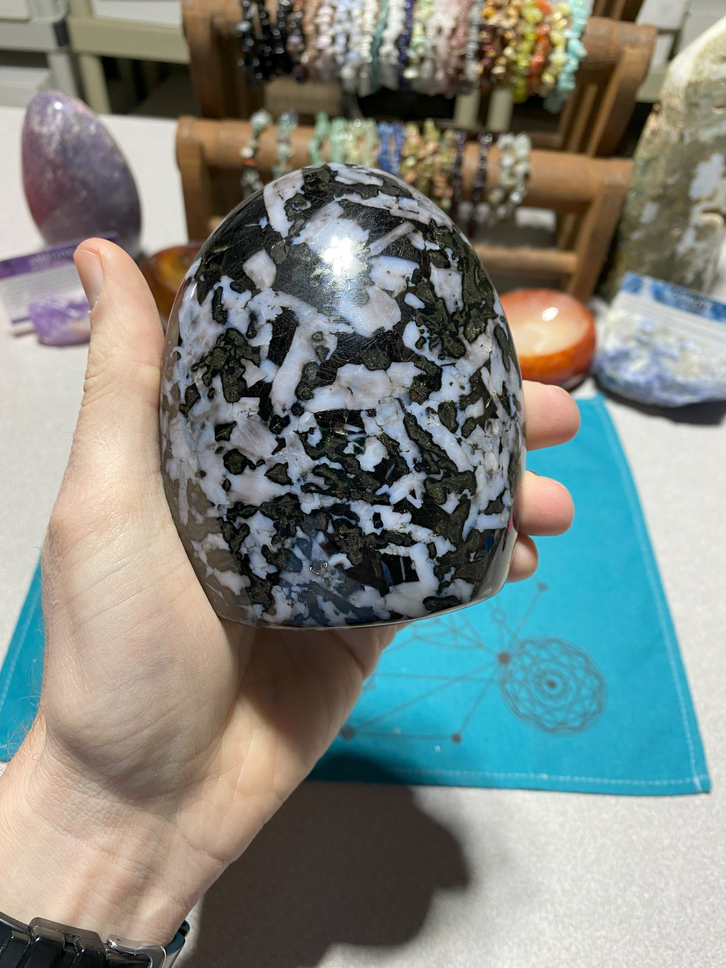 Indigo Gabbro – A Crystal Journey